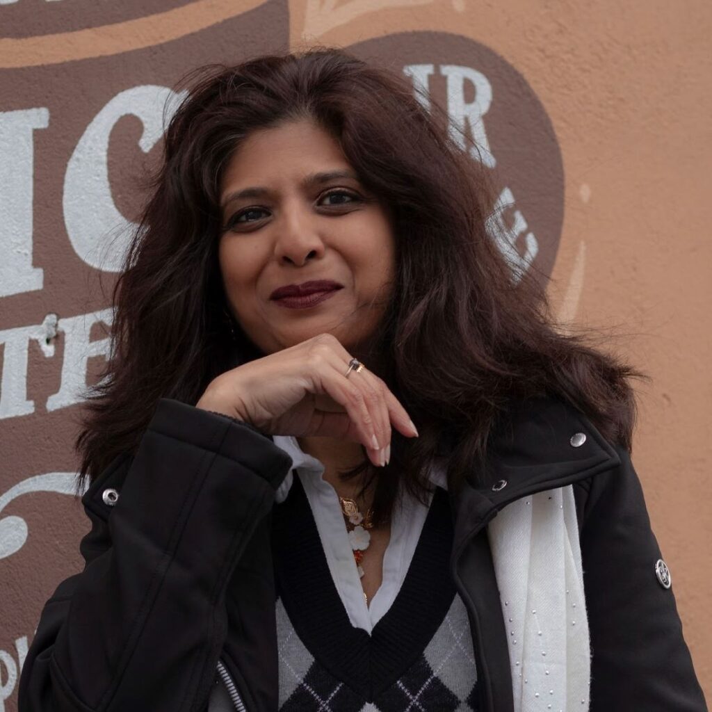 Proceed to Editors 24: Present Progressive! - The Editors' Weekly